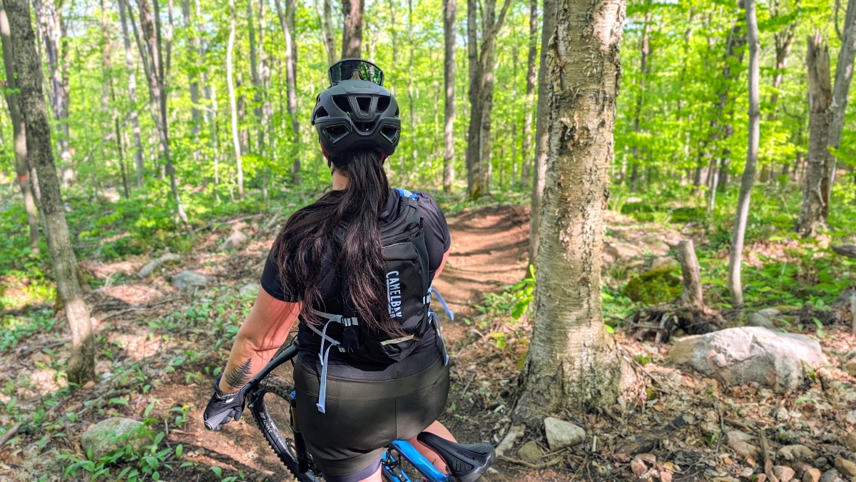 WOMEN'S CHASE ADVENTURE 8 HYDRATION VEST WITH CRUX 2L RESERVOIR REVIEW | Allday magazine